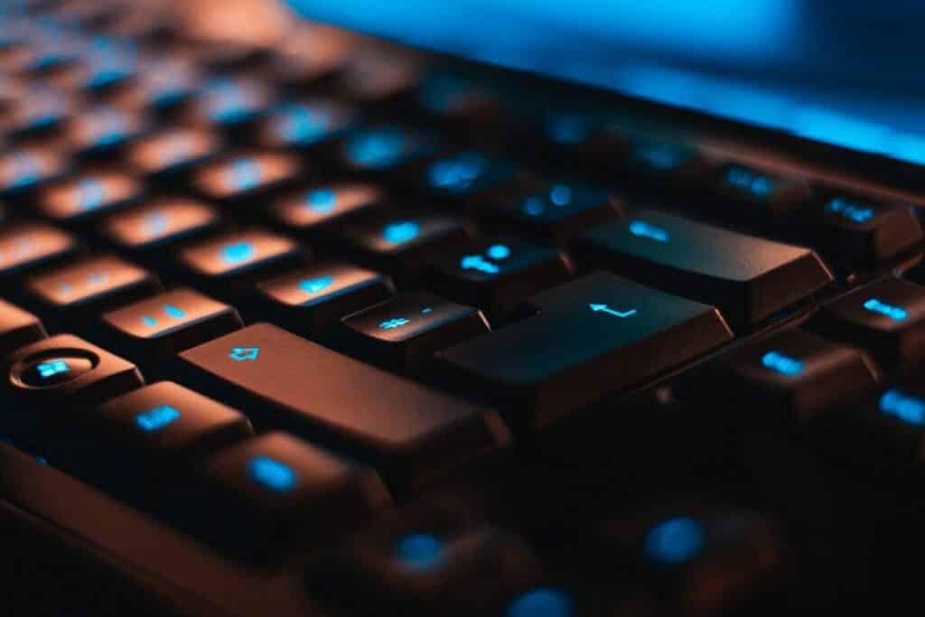 Comment changer un clavier QWERTY en AZERTY ? - Okibata